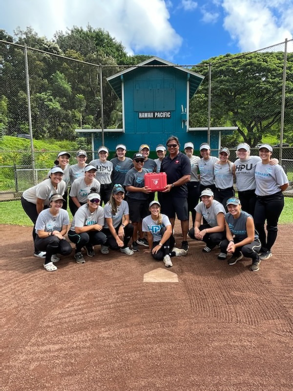 Kapili Roofing Gives Back: Hawaii Pacific University Softball